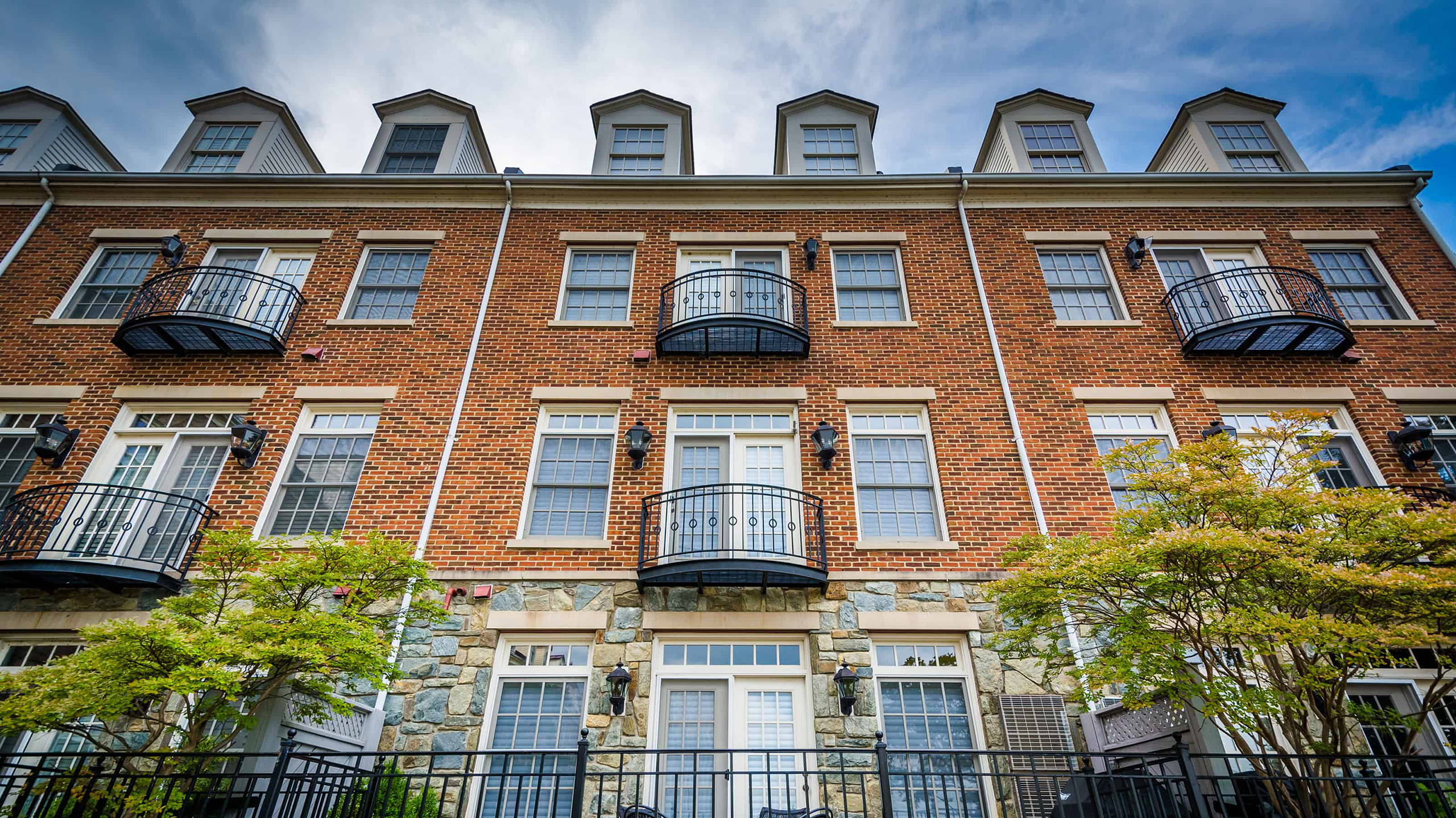 Student Housing Digital Campaign | Ross Media Solutions